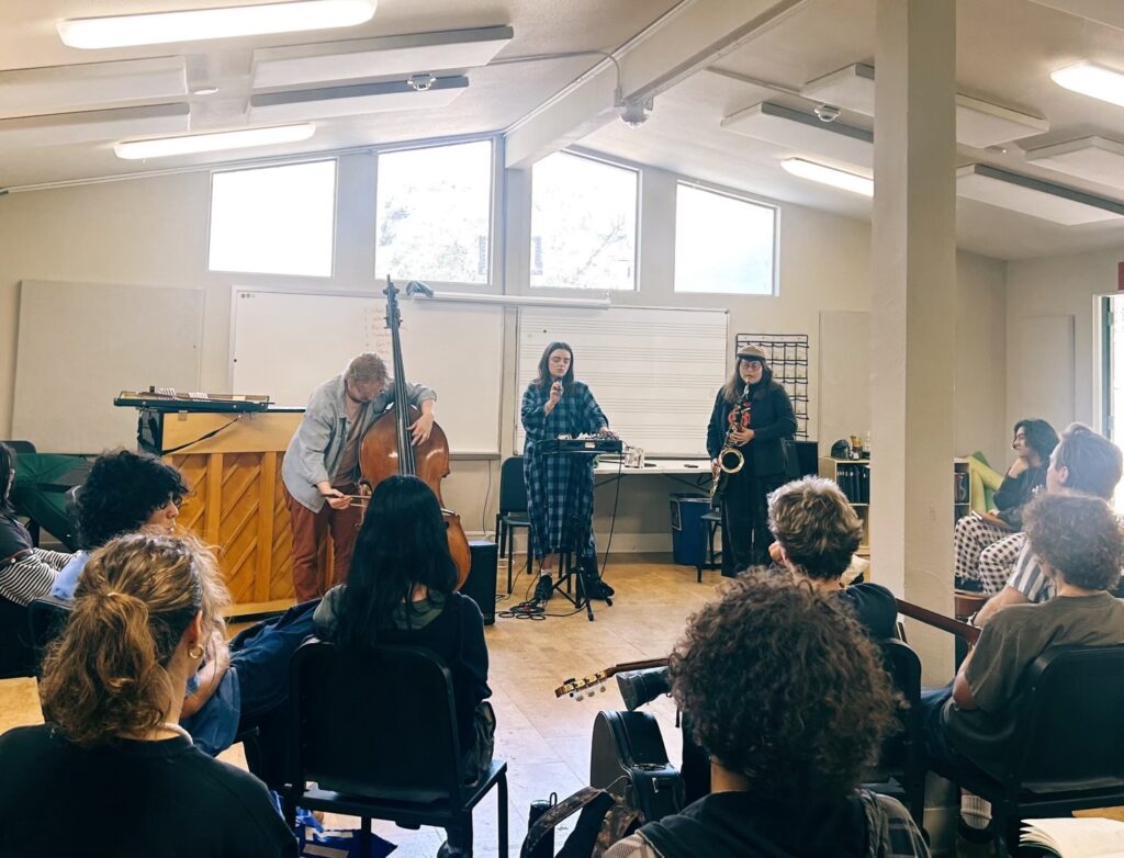 MOLLY PEASE presents ERDE DREAMS on mental health & nature / a workshop ...